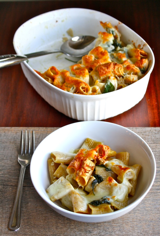 CHEESY WHOLE WHEAT PASTA WITH CHICKEN AND SPINACH | cait's plate